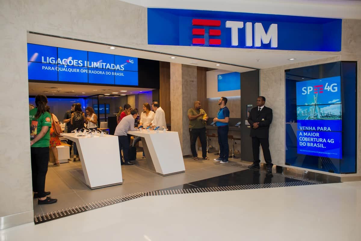 TIM cria promoção de Natal com desconto de R$3 MIL em smartphones