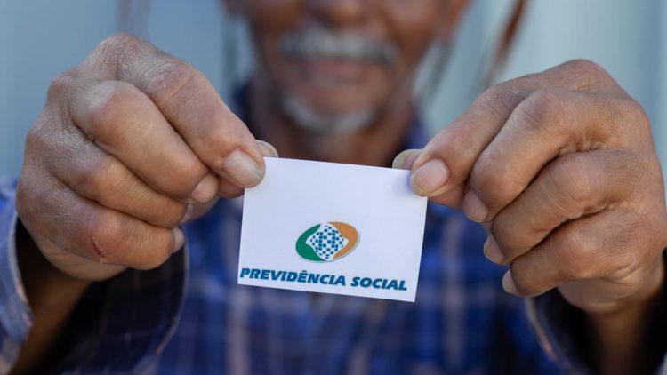 Benefício do INSS bloqueado? Veja os 7 motivos mais comuns e como resolver