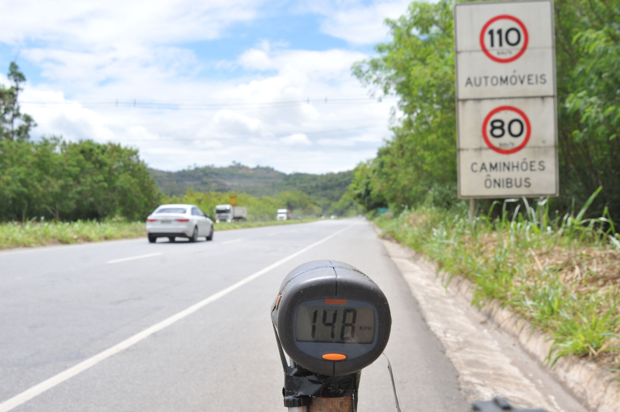 Nova velocidade máxima rodovias pegam os motoristas de surpresa